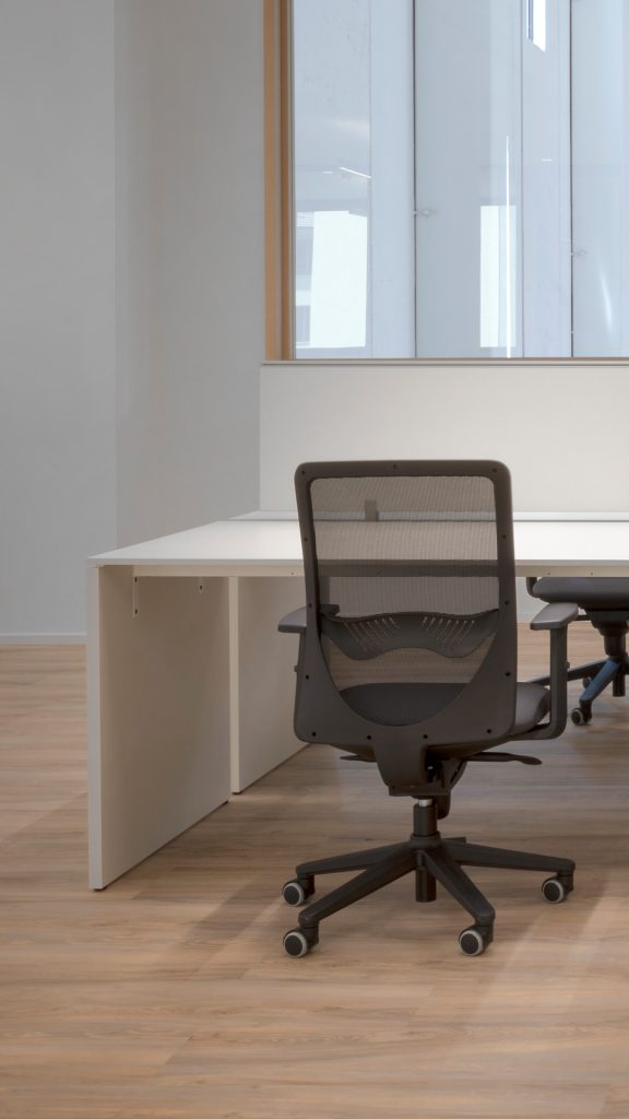 Executive armchair - Viganò & C.